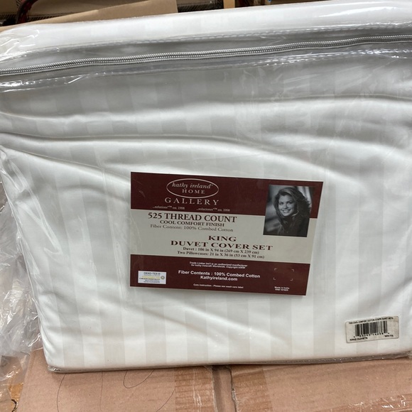 kathy ireland | Bedding | Kathy Ireland White Damask King Duvet Cover ...